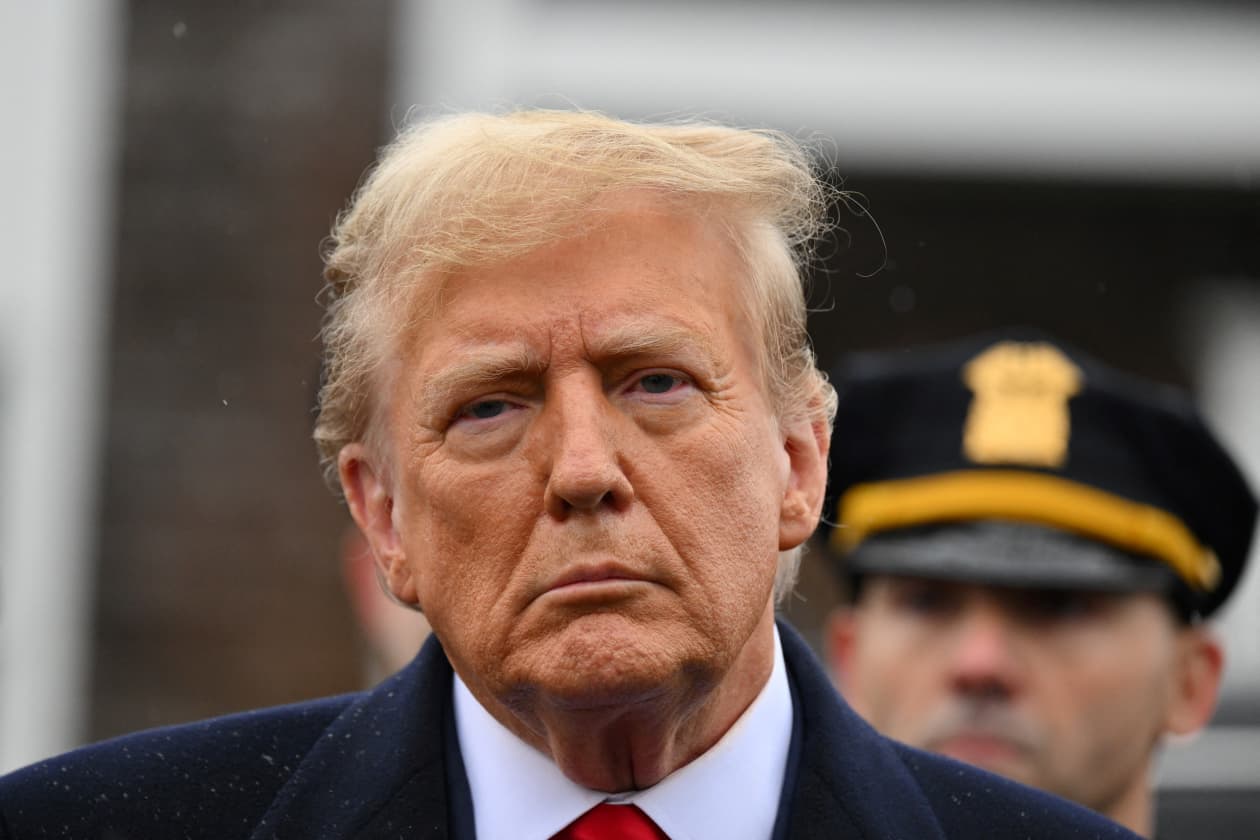 Trump’s net worth takes $1 billion hit after DJT stock plunge - MarketWatch