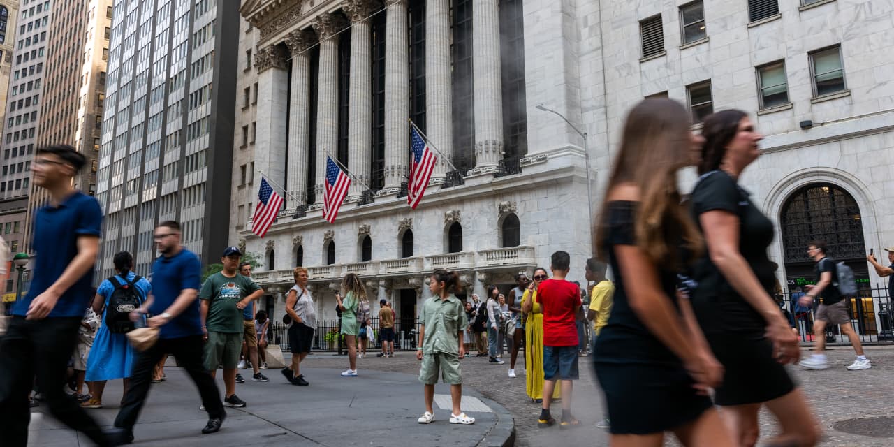 Stock Market Today: Dow scores 25th record close of year, while S&P 500 ...