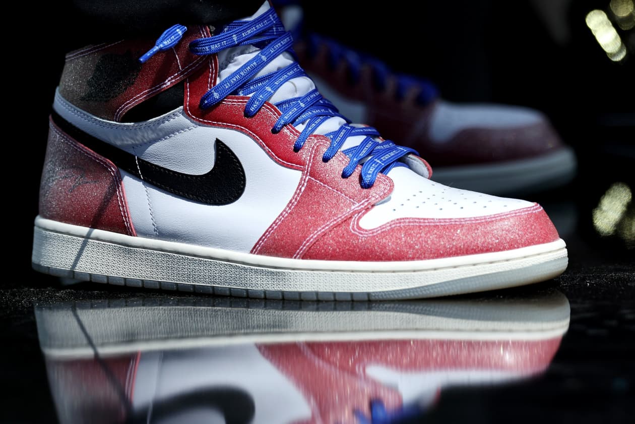 Nike’s stock falls with sporting retailers and chalks up longest losing ...