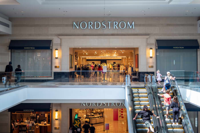Nordstrom shares give up gains, after warning on slowing sales trends ...
