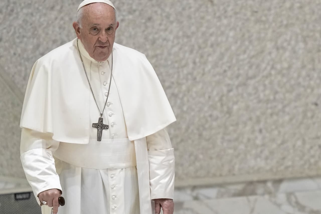Pope Francis Benedict Comparison