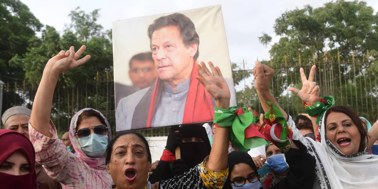 Pakistani court suspends the corruption conviction, prison sentence of Imran Khan - MarketWatch