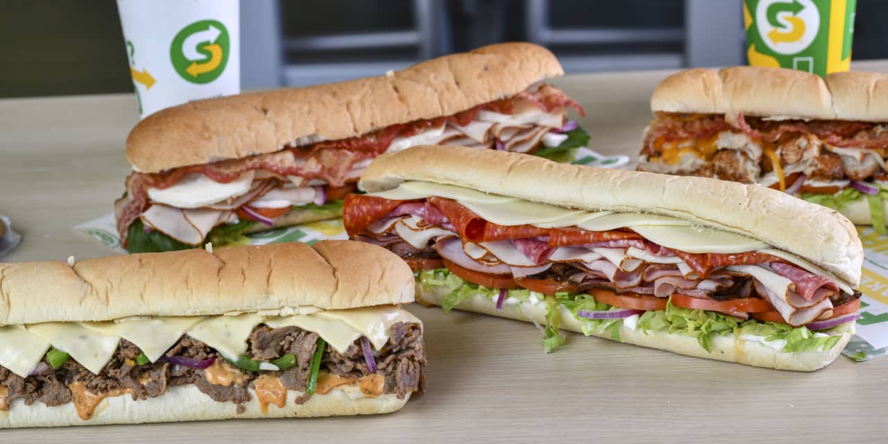 Subway is dropping the price of its footlong subs to $6.99. Why that still may not win back ...