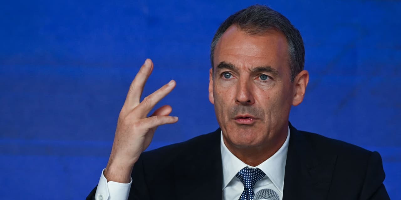 This chart shows how BP underperformed rivals under now departed CEO ...