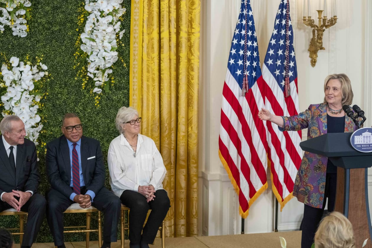 Hillary Clinton returns to White House to honor recipients of Japanese ...
