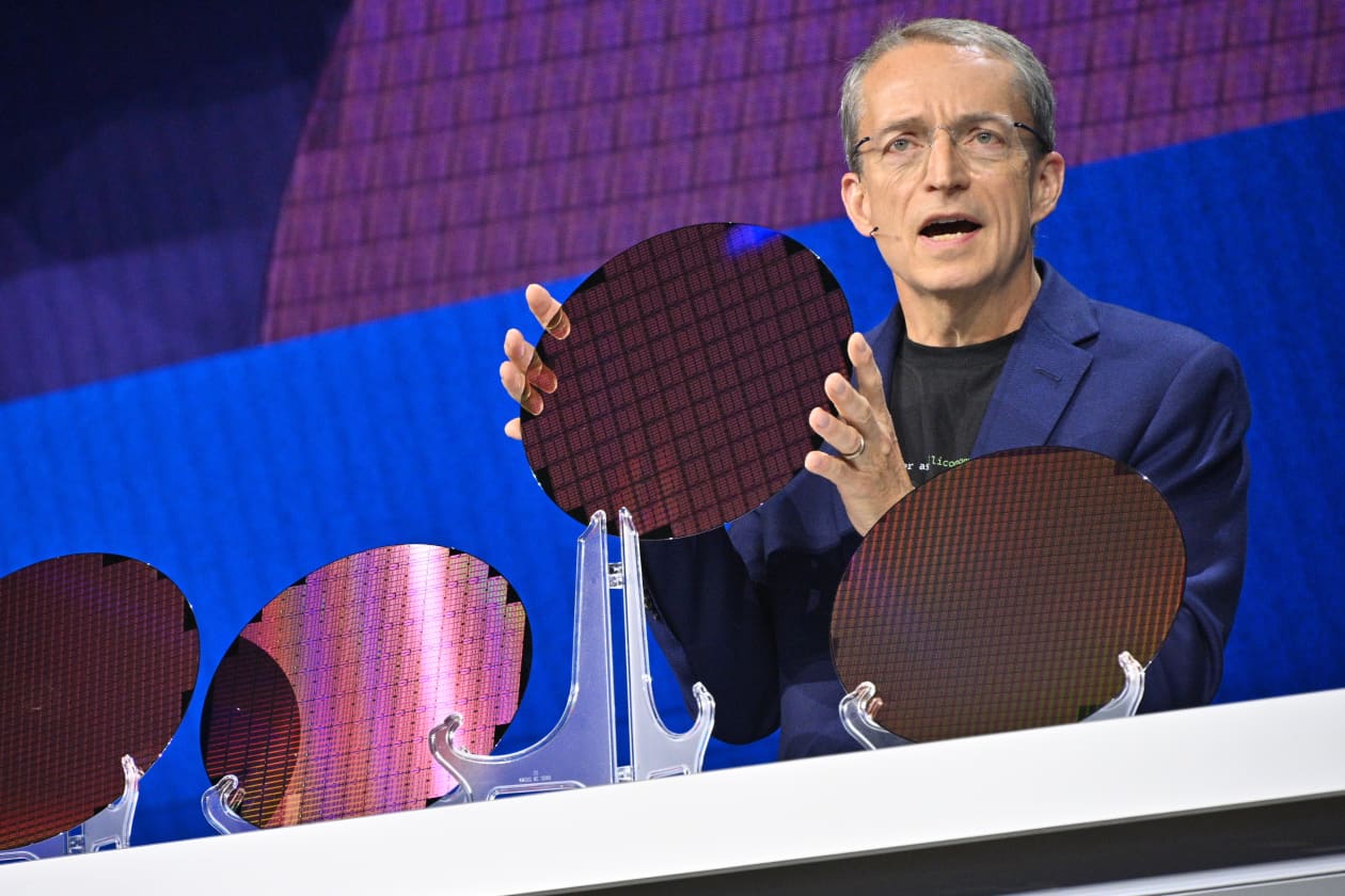 Intel CEO Pat Gelsinger scoops up $250,000 in stock - MarketWatch