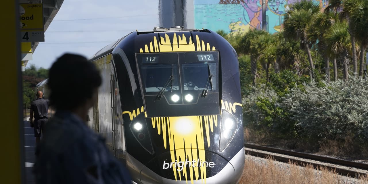 The first U.S. high-speed passenger train in 100 years to link Miami ...