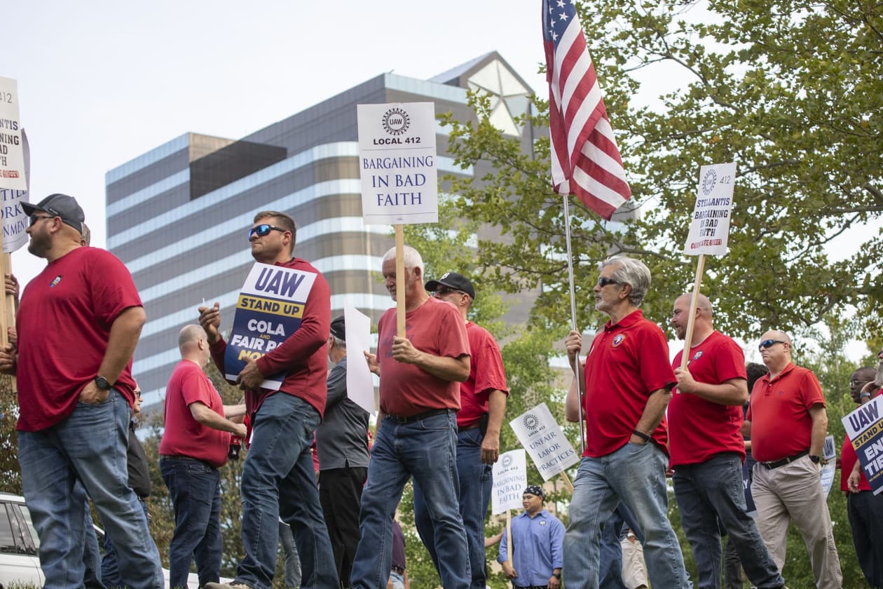 UAW strike expands to Stellantis Ram truck factory - MarketWatch