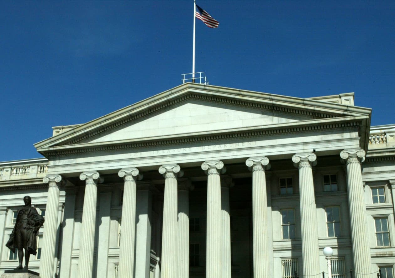 Here’s how a government shutdown can cause a major financial crisis ...
