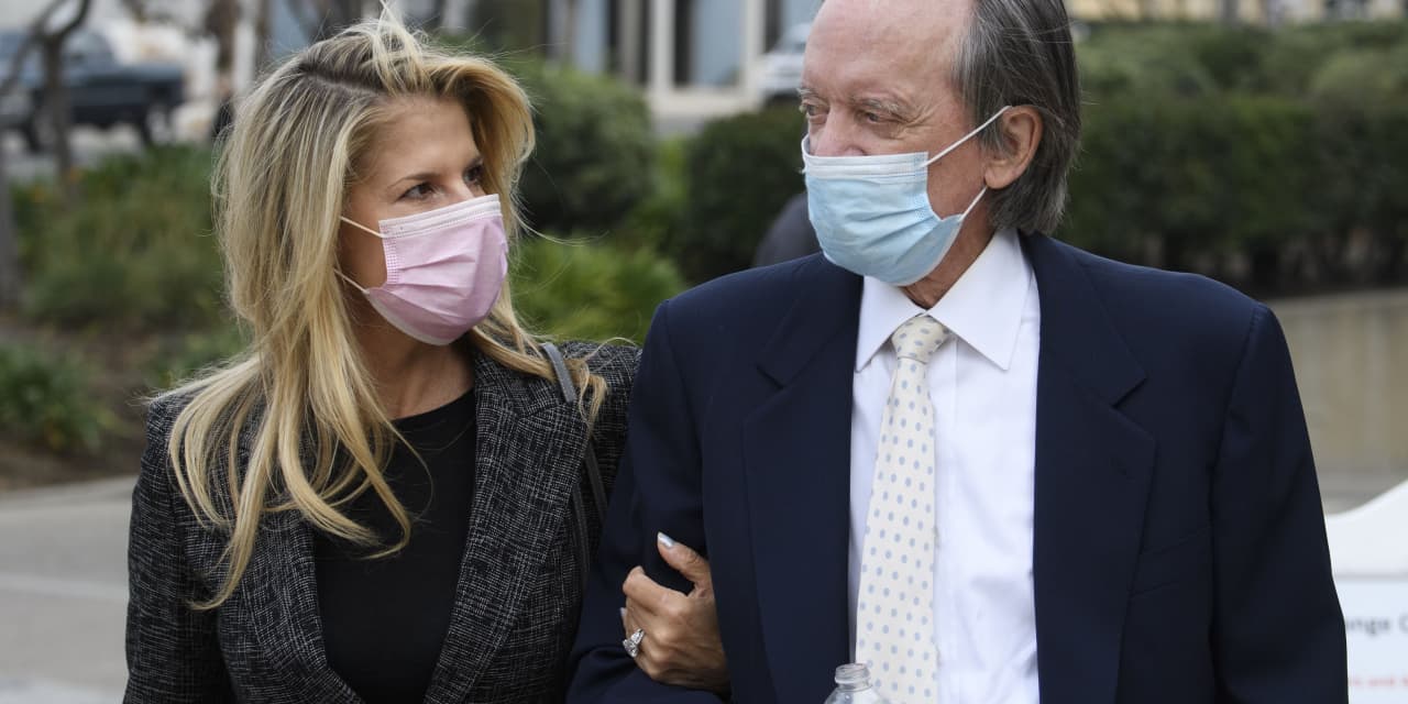 The former bond king, Bill Gross, says 10-year Treasury is ‘overvalued ...