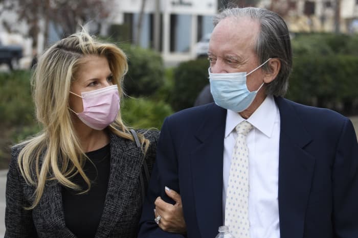 The former bond king, Bill Gross, says 10-year Treasury is ‘overvalued ...