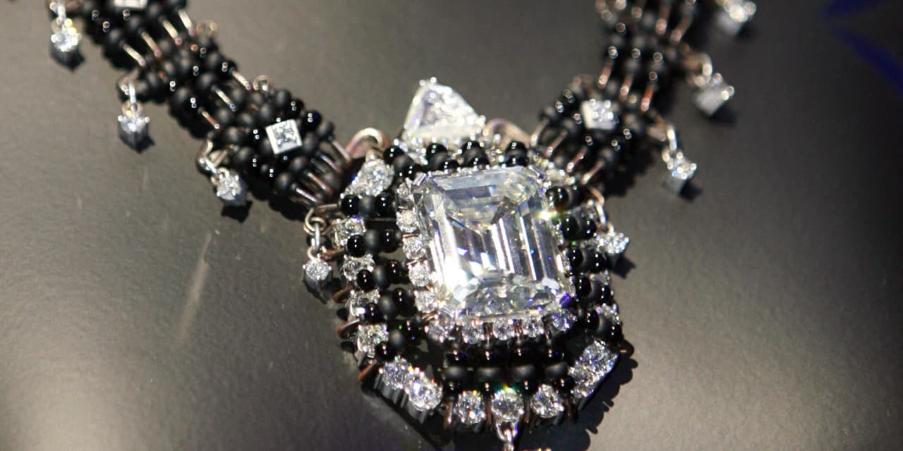De Beers slashes diamond sales to tackle gemstone market glut - MarketWatch