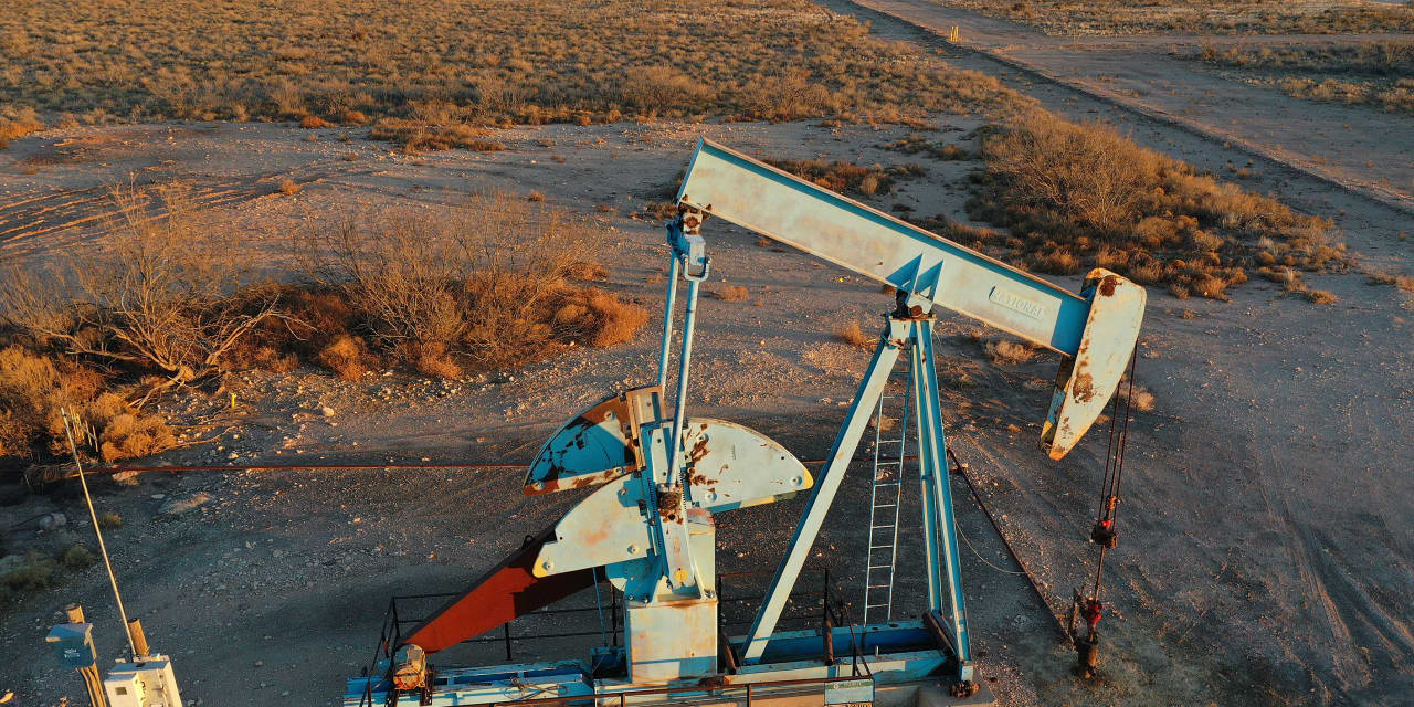 These oil stocks are looking cheap as Exxon Mobil reportedly mulls a ...