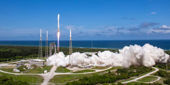 Amazon launches test satellites in Project Kuiper space-broadband push ...