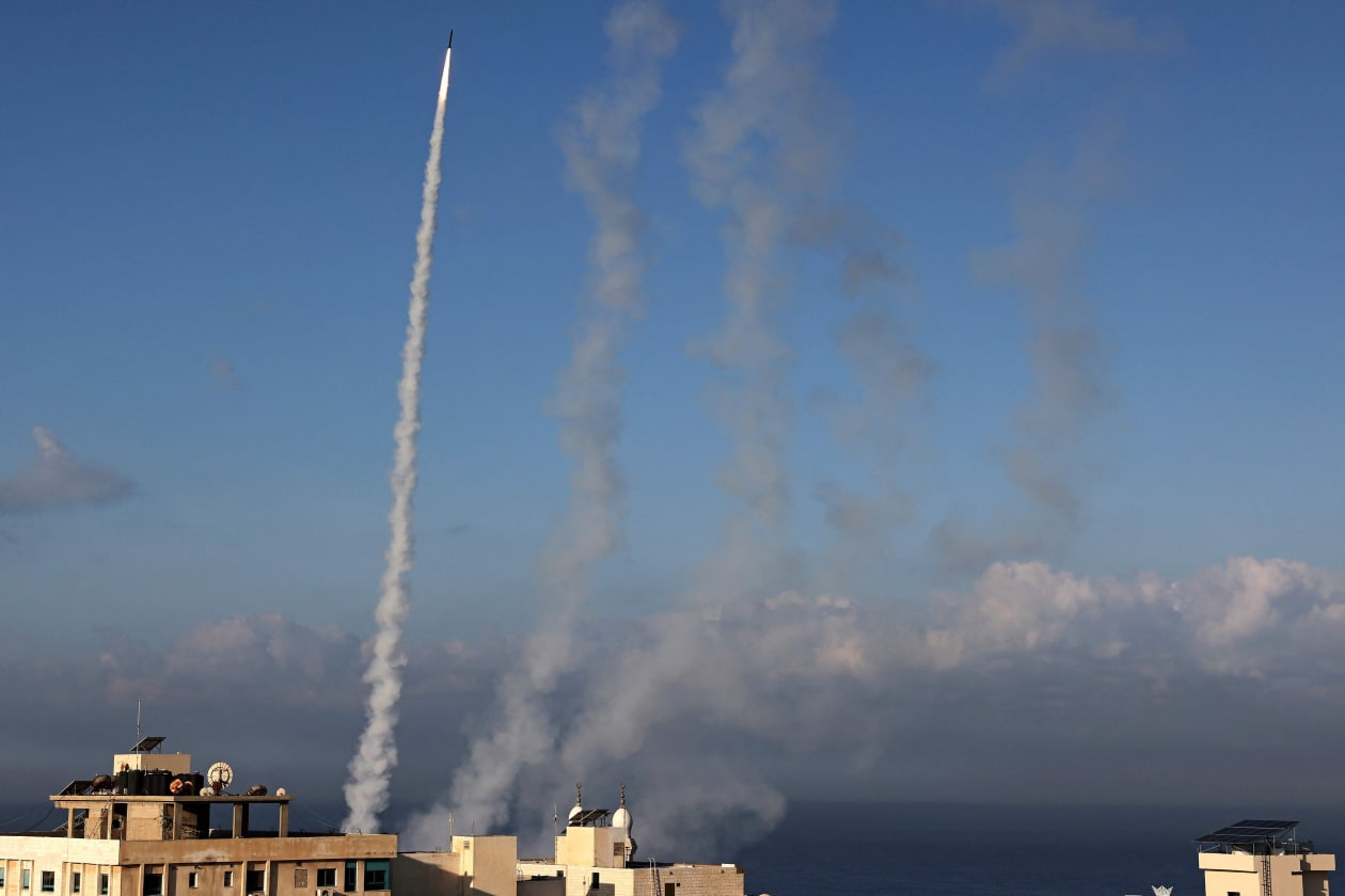 Hamas kills 40 in unprecedented, wide-ranging incursion into Israel ...