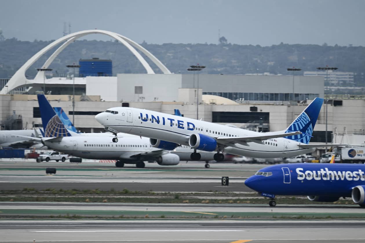 United Airlines strikes compensation deal with Boeing for Max ...