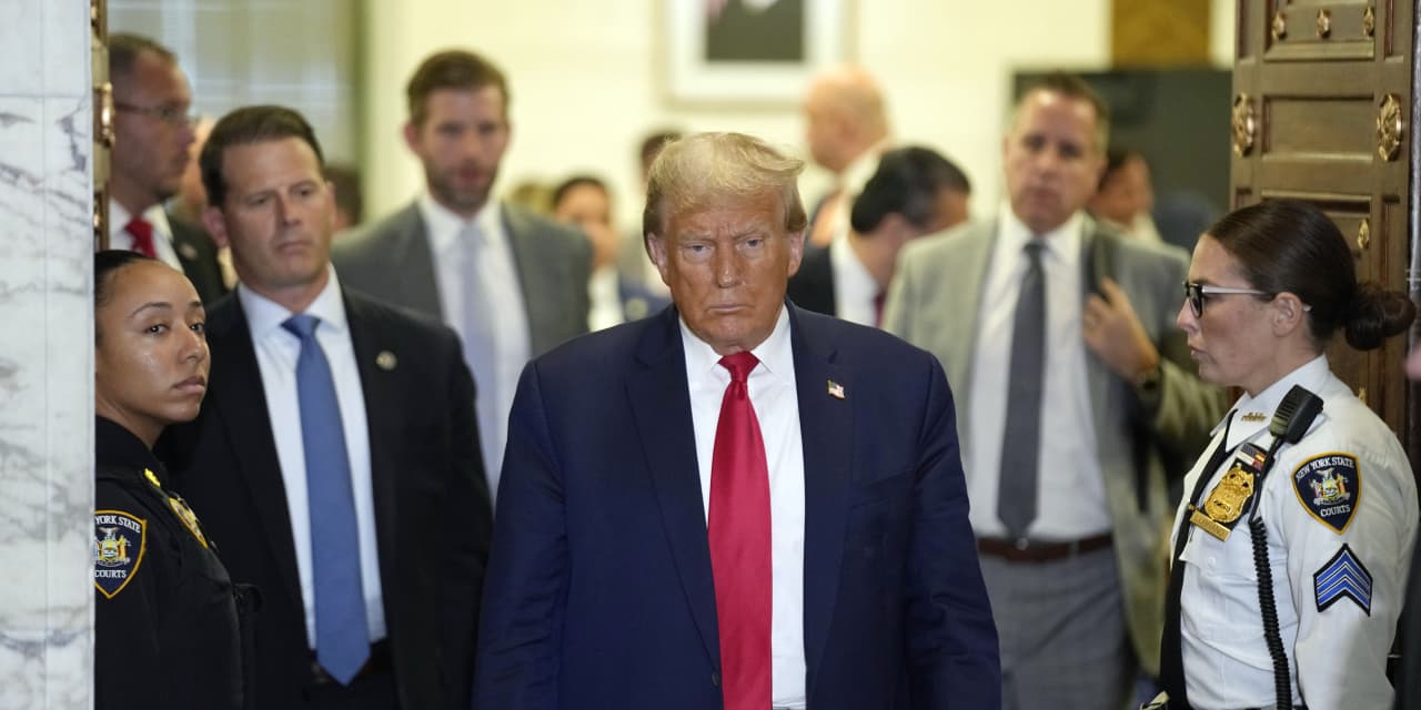 Trump returns to his civil fraud trial, hears testimony against him ...