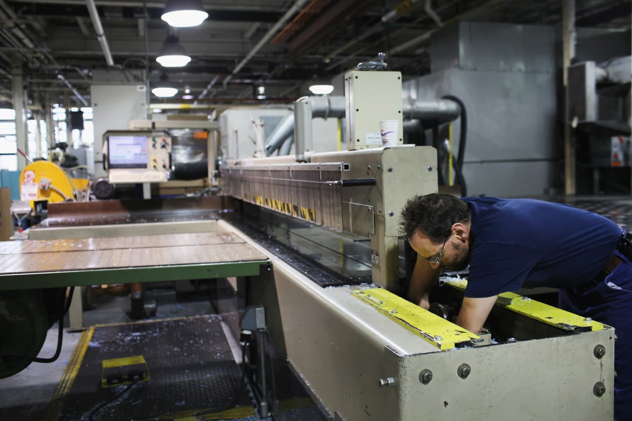 Philadelphia Fed manufacturing gauge remains in contractionary ...