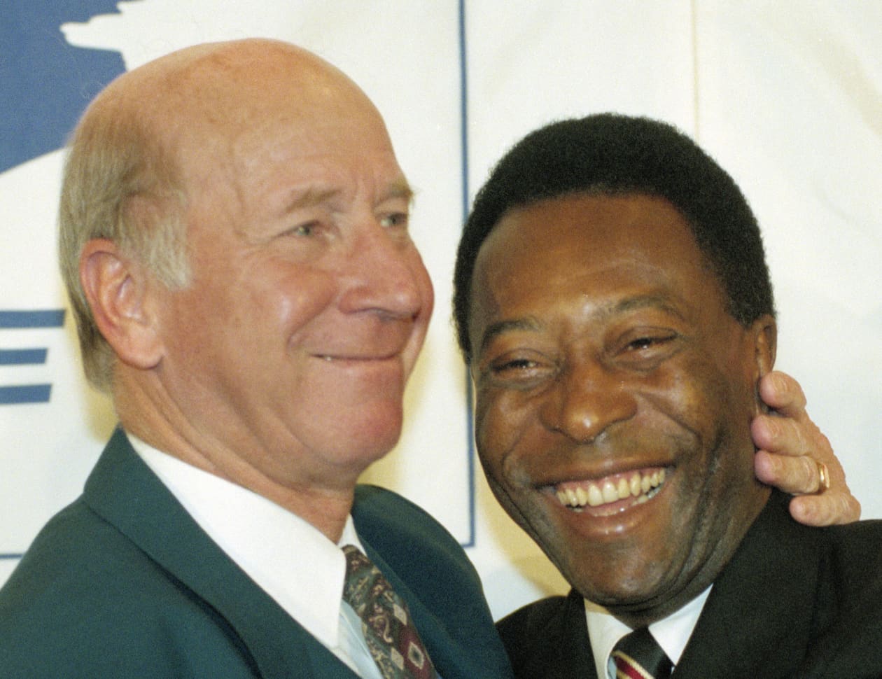 Manchester United, England soccer great Bobby Charlton dies at 86 ...