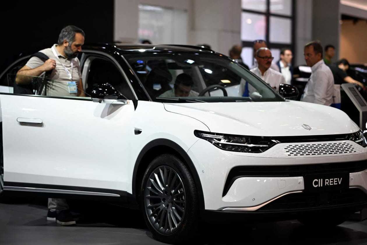 Stellantis in final talks to buy 20% stake in Chinese EV maker ...
