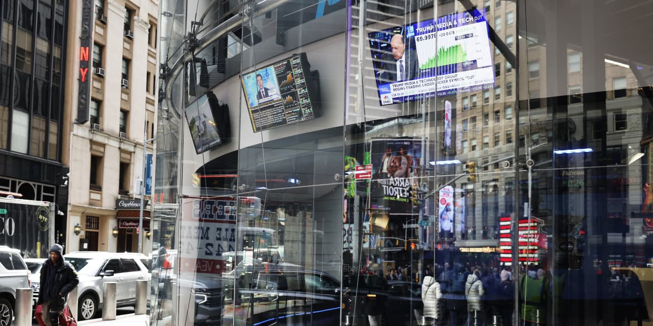 Stock Market Today: Dow ends up 250 points, posts best day in two weeks ...