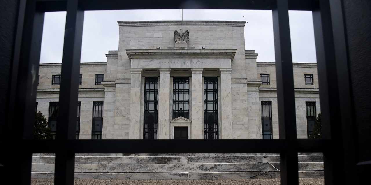 The bond market is flashing a potentially worrisome sign about Fed rate ...