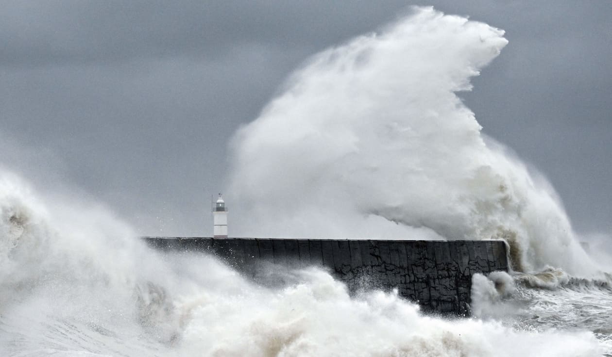 A wall of debt rolling over: Here’s what’s scaring Bridgewater’s co-CIO ...