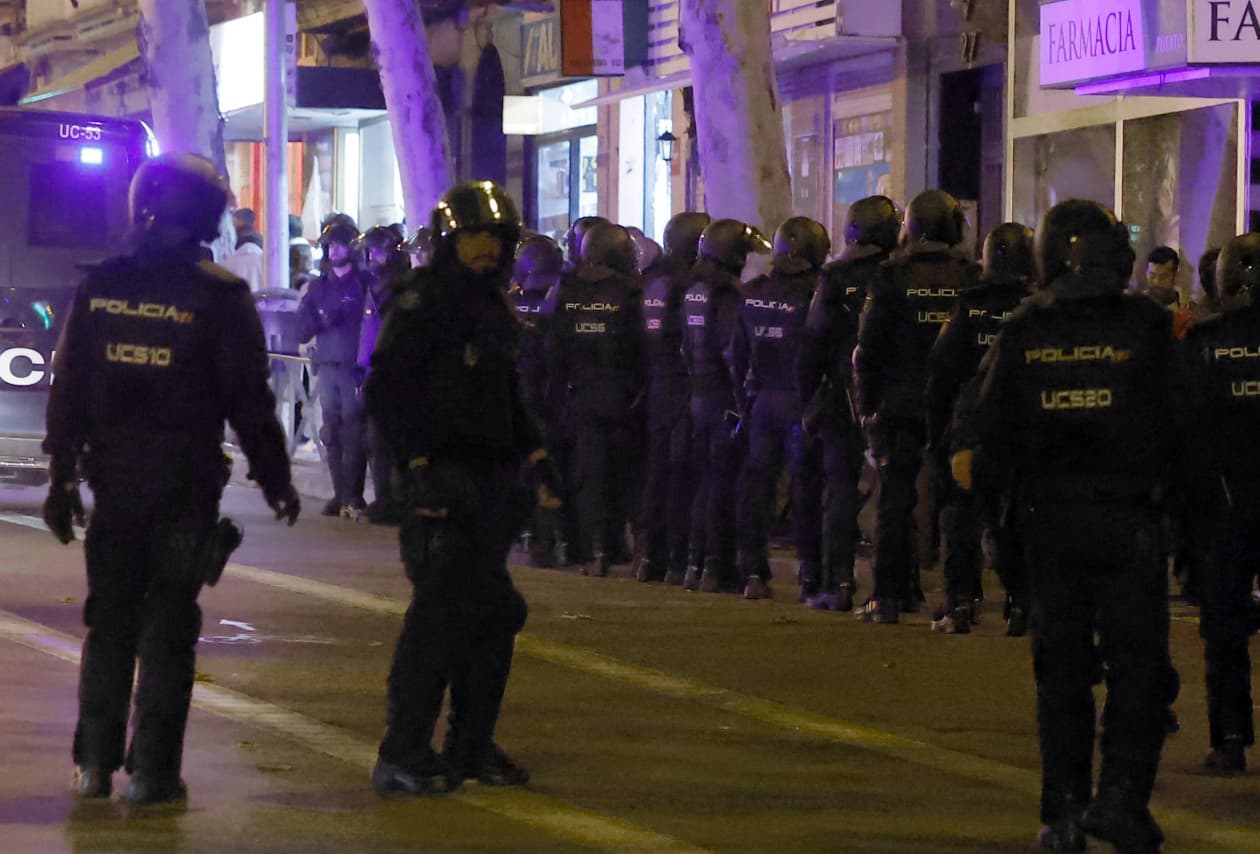 Sánchez’s Socialist Party strikes amnesty deal with Catalan separatists ...