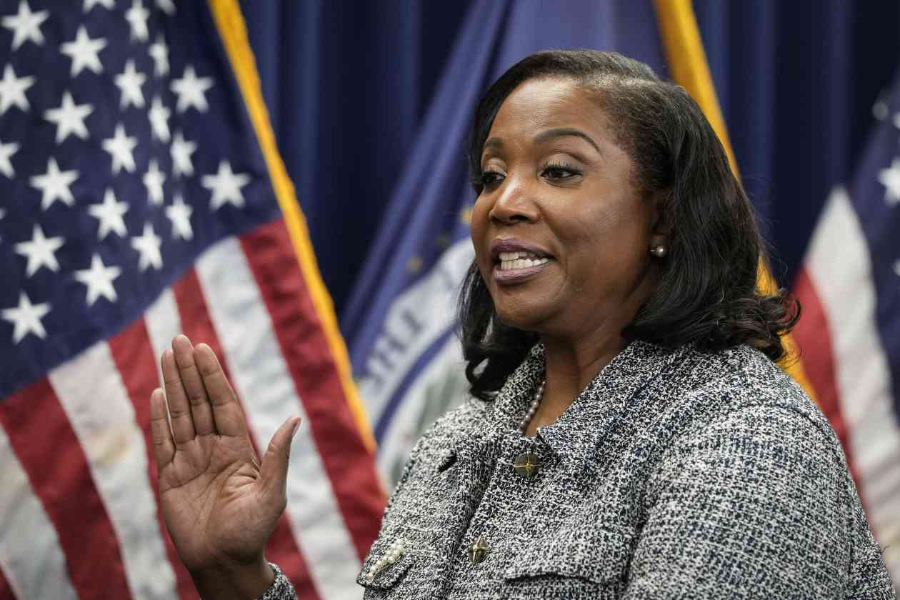 Trump’s effort to oust Fed’s Lisa Cook looks likely to run into legal ...