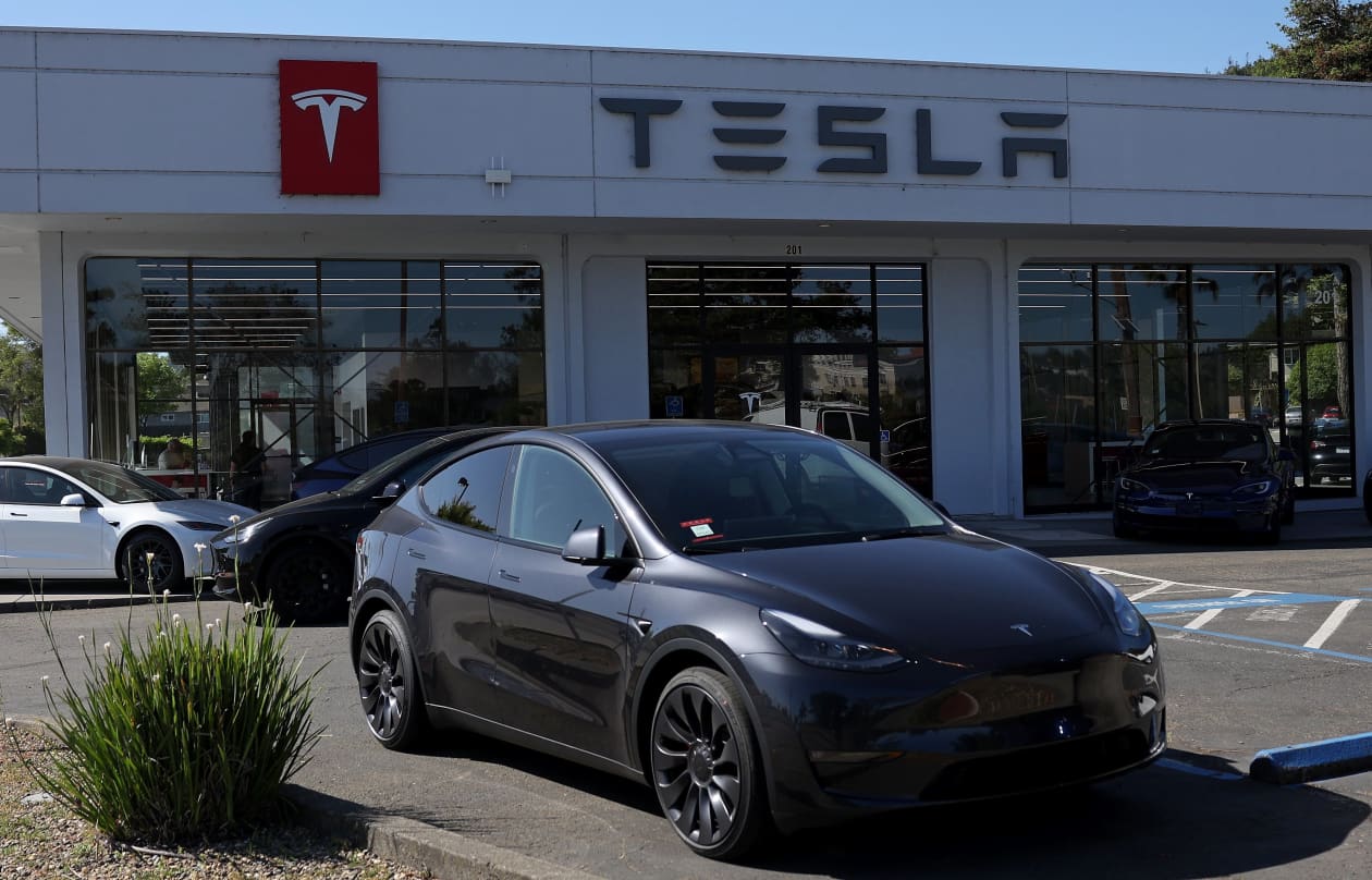 Tesla recalling over 1.8 million cars in the U.S. over hood issue, says ...