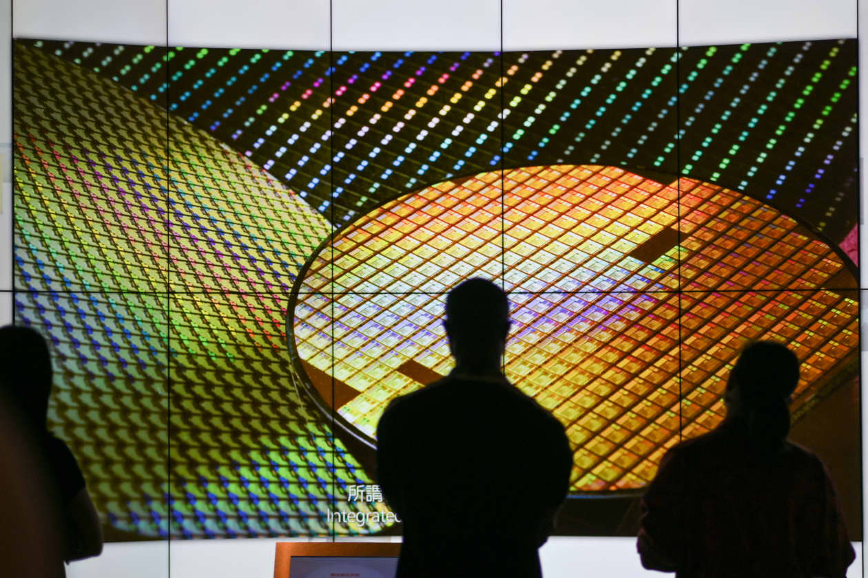 Chip stocks are setting records, but this hidden chart pattern says ...