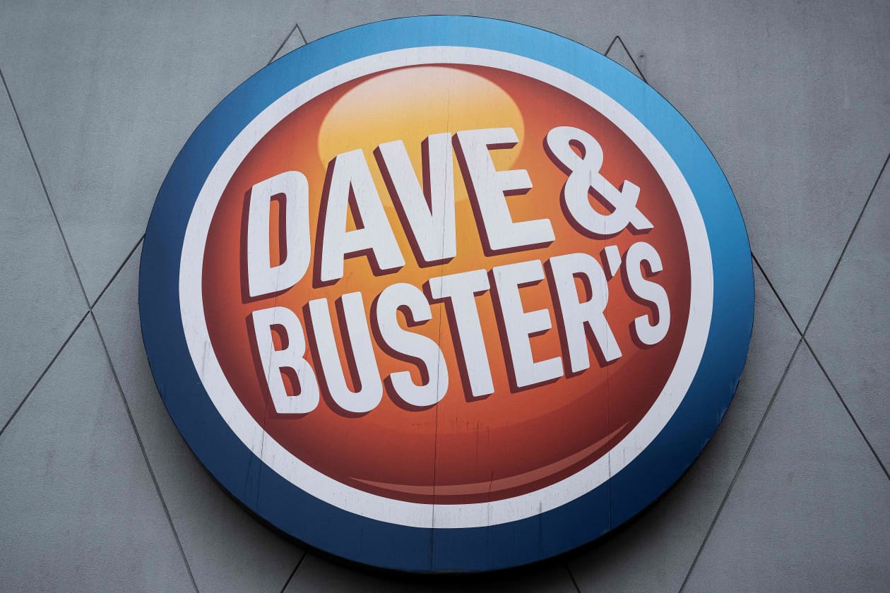 Dave & Buster’s stock sinks as results miss estimates. It’s hoping ...