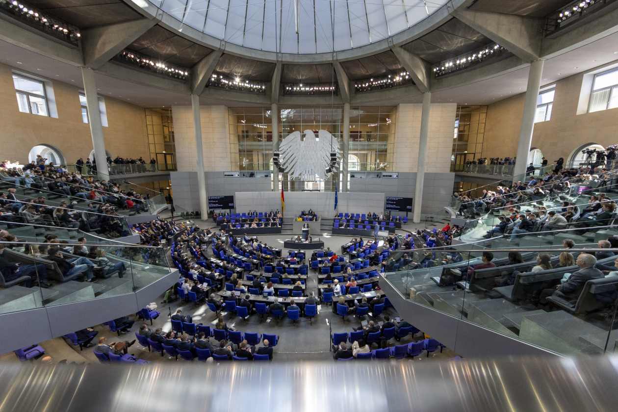 Confidence in German economy surges as parliament approves huge ...