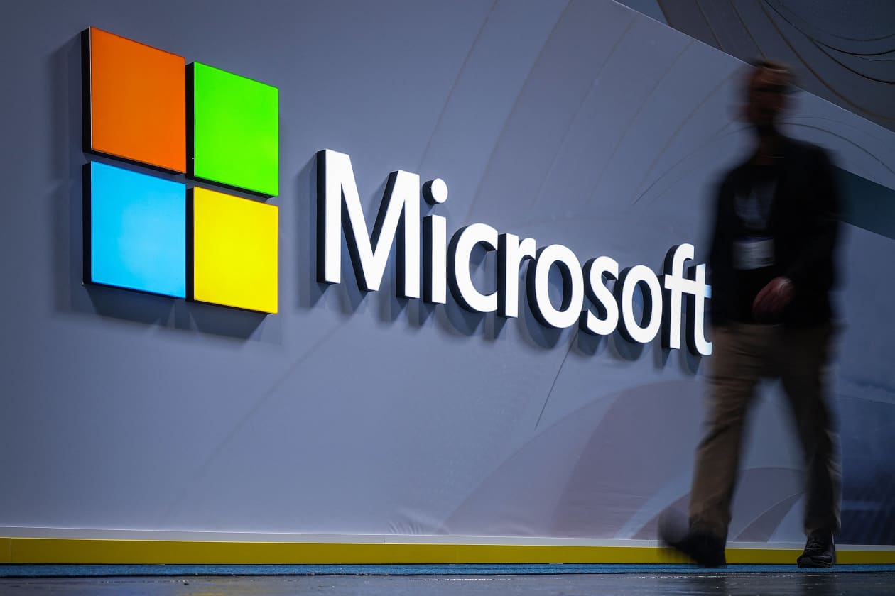 Microsoft’s stock selloff is approaching a critical crossroads not seen ...